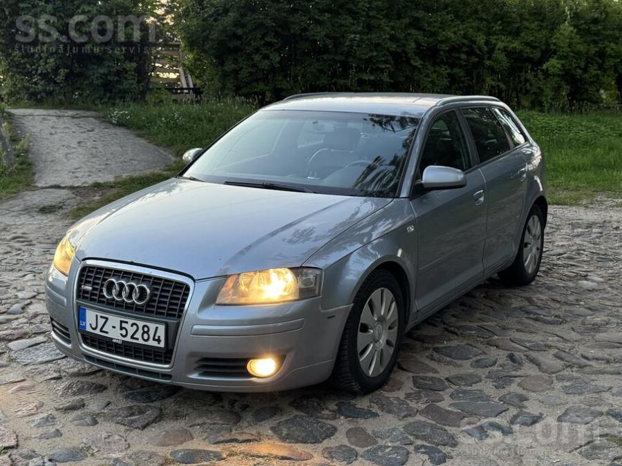 Grey Audi A3 2005 in Riga, with an engine capacity of 2.00 L and mileage of 301 thousand km for 2800 €, photo 3 on AUTOMOTO.COM.LV