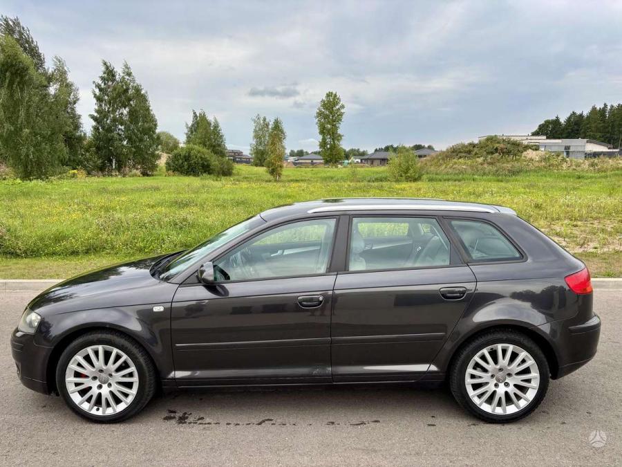 Pelēks Audi A3 2005 Viļņa, ar dzinēja tilpumu 1.98 L un nobraukumu 215 tūkst. km par 2700 €, foto 3 vietnē AUTOMOTO.COM.LV