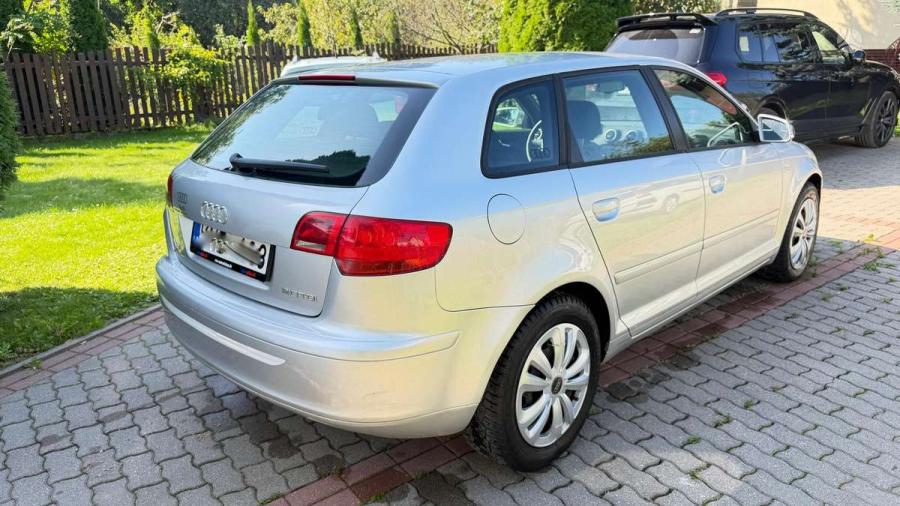 Pelēks Audi A3 2005 Viļņa, ar dzinēja tilpumu 1.97 L un nobraukumu 195 tūkst. km par 2400 €, foto 5 vietnē AUTOMOTO.COM.LV