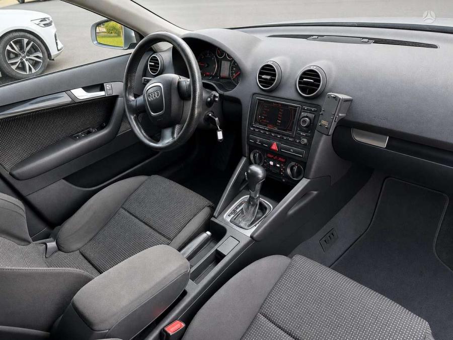 Pelēks Audi A3 2006 Viļņa, ar dzinēja tilpumu 1.97 L un nobraukumu 287 tūkst. km par 1000 €, foto 12 vietnē AUTOMOTO.COM.LV