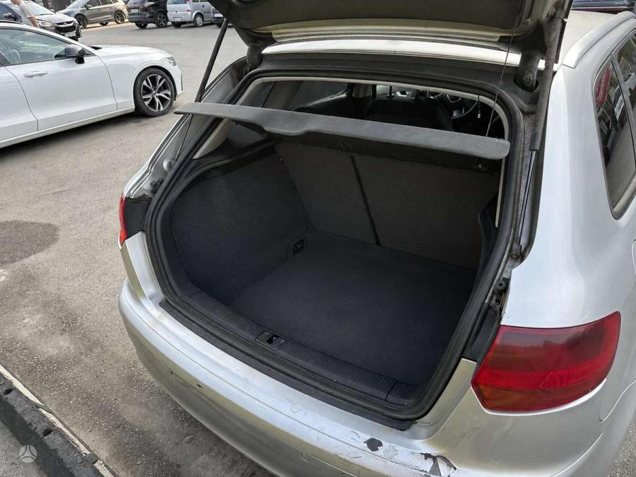 Pelēks Audi A3 2006 Viļņa, ar dzinēja tilpumu 1.97 L un nobraukumu 287 tūkst. km par 1000 €, foto 14 vietnē AUTOMOTO.COM.LV