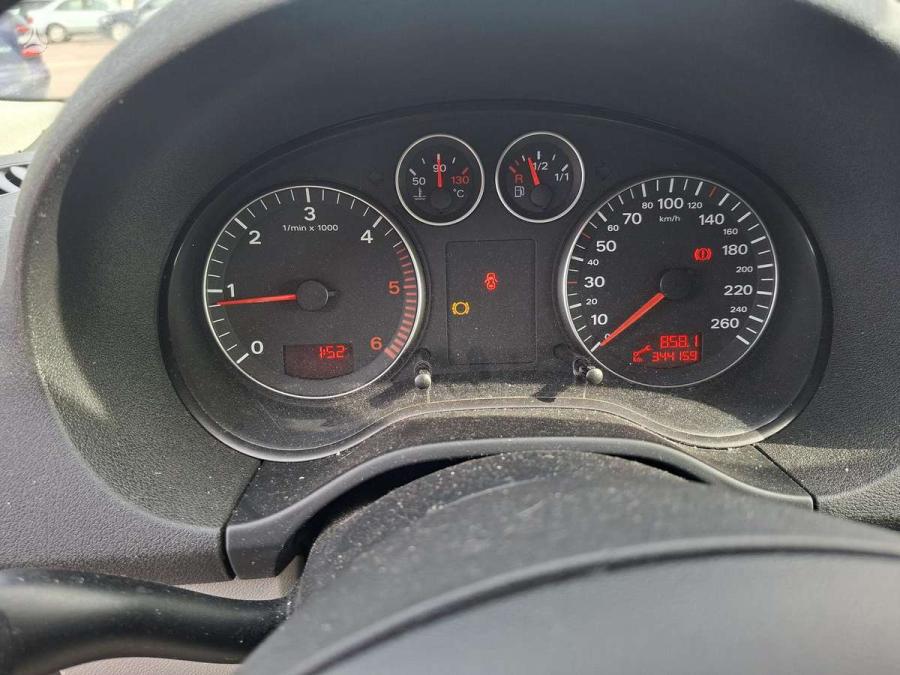 Pelēks Audi A3 2006 Plungė, ar dzinēja tilpumu 1.90 L un nobraukumu 344 tūkst. km par 2650 €, foto 18 vietnē AUTOMOTO.COM.LV