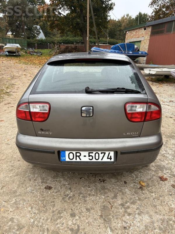 Grey Audi A3 2006 in Riga, with an engine capacity of 1.90 L and mileage of 271 thousand km for 2500 €, photo 7 on AUTOMOTO.COM.LV