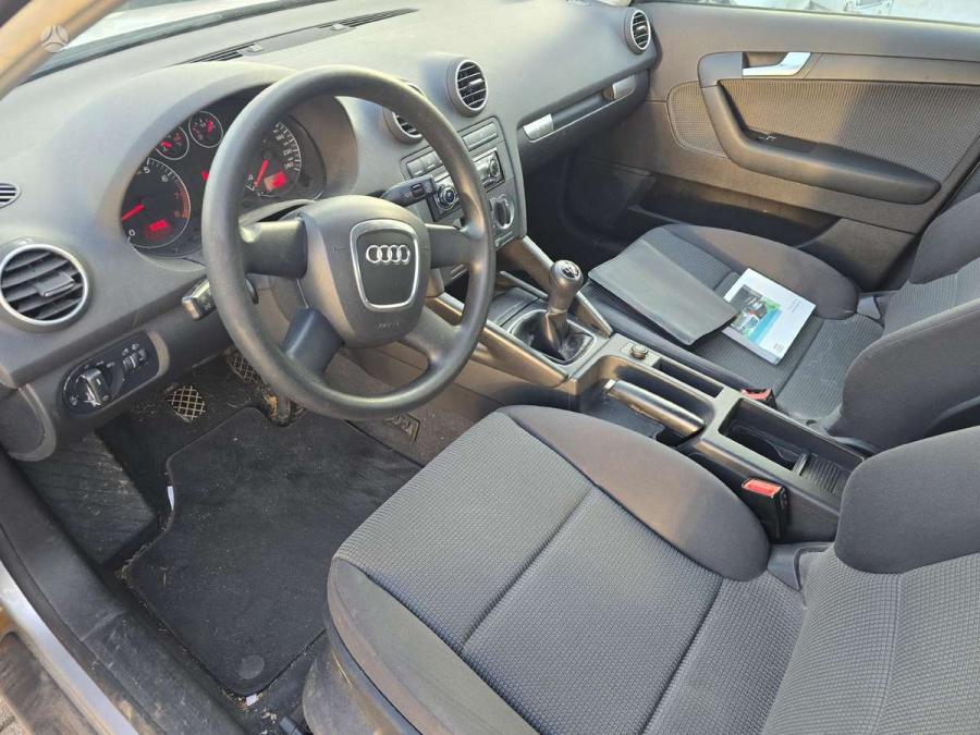 Pelēks Audi A3 2007 Marijampole, ar dzinēja tilpumu 1.60 L un nobraukumu 166 tūkst. km par 1800 €, foto 6 vietnē AUTOMOTO.COM.LV