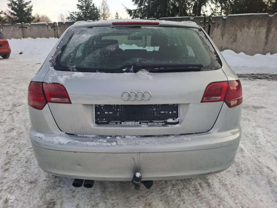 Grey Audi A3 2007 in Utena, with an engine capacity of 1.39 L and mileage of 226 thousand km for 2250 €, photo 8 on AUTOMOTO.COM.LV
