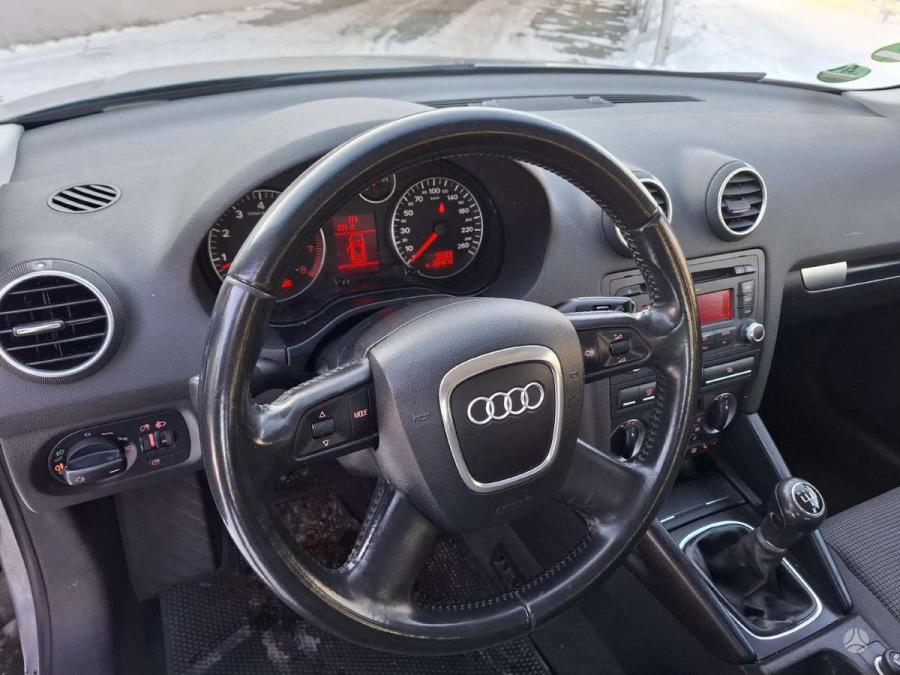 Grey Audi A3 2007 in Utena, with an engine capacity of 1.60 L and mileage of 280 thousand km for 2600 €, photo 8 on AUTOMOTO.COM.LV
