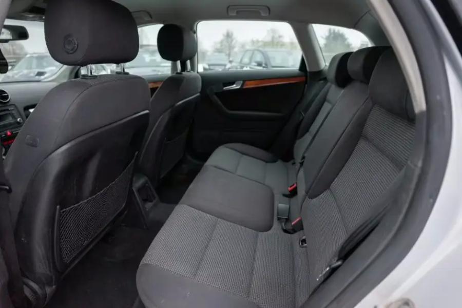 Pelēks Audi A3 2007 Liepāja, ar dzinēja tilpumu 1.90 L un nobraukumu 205 tūkst. km par 4200 €, foto 9 vietnē AUTOMOTO.COM.LV