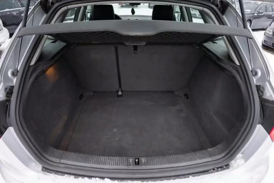 Pelēks Audi A3 2007 Liepāja, ar dzinēja tilpumu 1.90 L un nobraukumu 205 tūkst. km par 4200 €, foto 10 vietnē AUTOMOTO.COM.LV