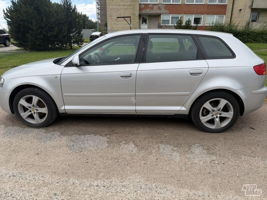 Pelēks Audi A3 2007 Kauņa, ar dzinēja tilpumu 1.60 L un nobraukumu 268 tūkst. km par 3000 €, foto 3 vietnē AUTOMOTO.COM.LV