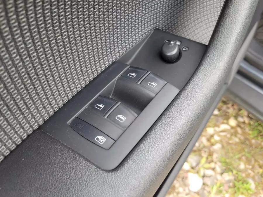Grey Audi A3 2008 in Saldus, with an engine capacity of 1.90 L and mileage of 250 thousand km for 4800 €, photo 9 on AUTOMOTO.COM.LV