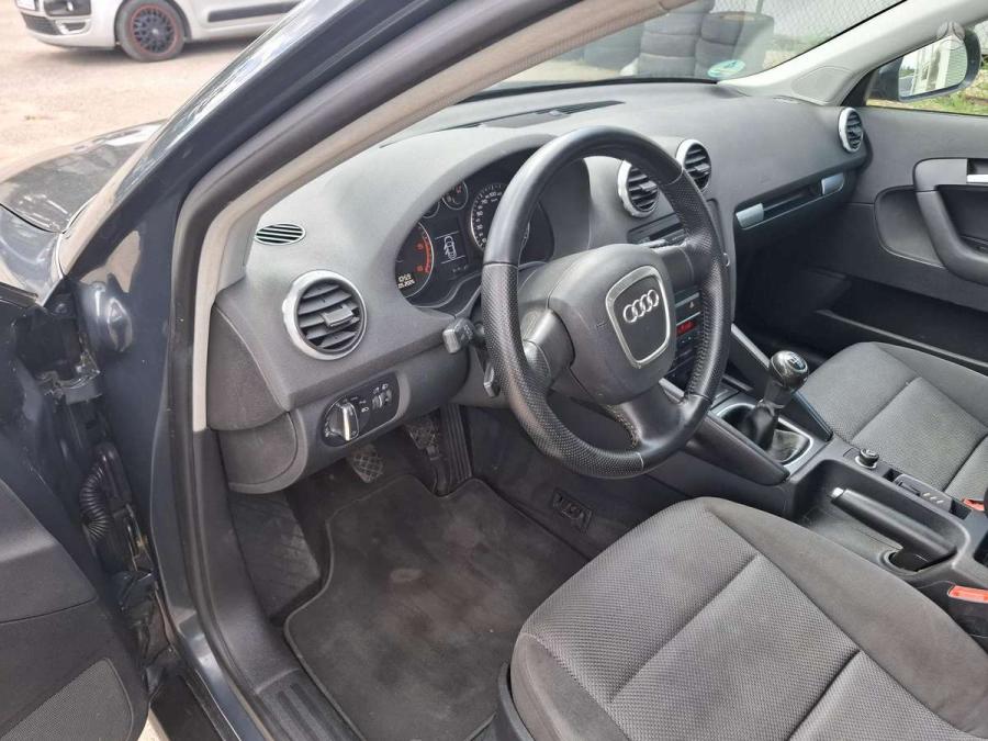 Pelēks Audi A3 2008 Utena, ar dzinēja tilpumu 1.97 L un nobraukumu 270 tūkst. km par 3500 €, foto 17 vietnē AUTOMOTO.COM.LV