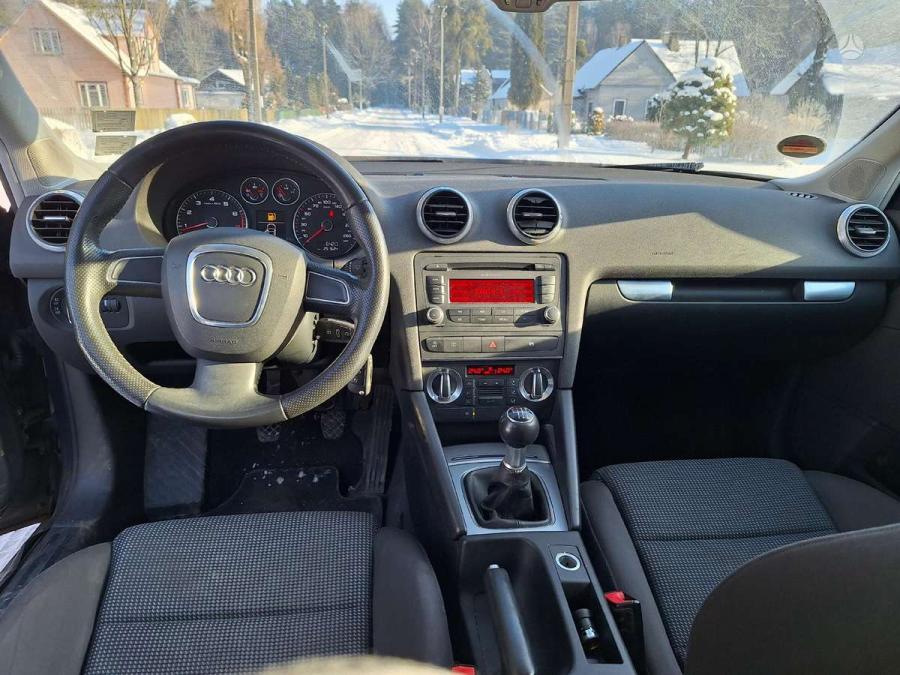 Pelēks Audi A3 2009 Marijampole, ar dzinēja tilpumu 1.40 L un nobraukumu 250 tūkst. km par 2599 €, foto 8 vietnē AUTOMOTO.COM.LV