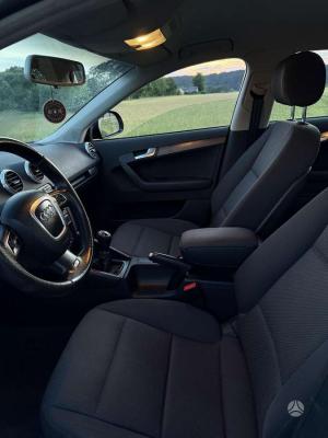 Grey Audi A3 2009 in Birstonas, with an engine capacity of 1.39 L and mileage of 209 thousand km for 4500 €, photo 10 on AUTOMOTO.COM.LV