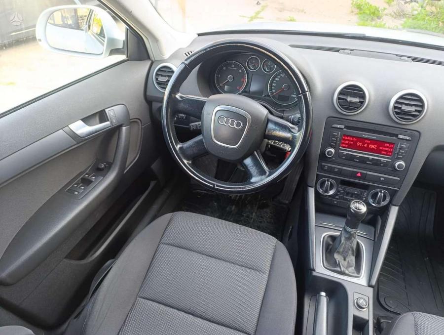 Pelēks Audi A3 2009 Kretinga, ar dzinēja tilpumu 1.60 L un nobraukumu 293 tūkst. km par 3999 €, foto 8 vietnē AUTOMOTO.COM.LV