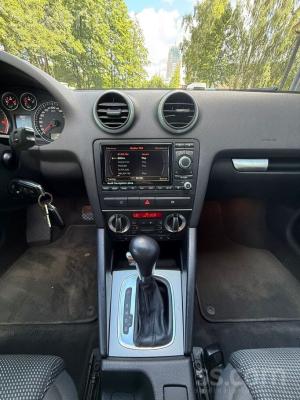 Grey Audi A3 2009 in Riga, with an engine capacity of 2.00 L and mileage of 0 thousand km for 5200 €, photo 8 on AUTOMOTO.COM.LV