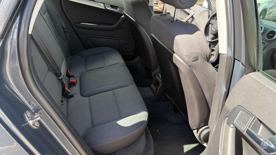 Pelēks Audi A3 2009 Marijampole, ar dzinēja tilpumu 1.39 L un nobraukumu 153 tūkst. km par 4600 €, foto 25 vietnē AUTOMOTO.COM.LV