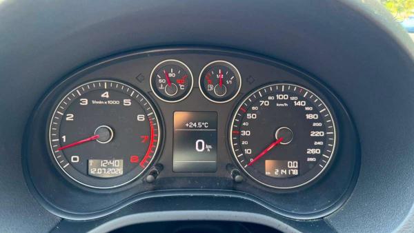 Grey Audi A3 2009 in Vilnius, with an engine capacity of 1.60 L and mileage of 214 thousand km for 4900 €, photo 5 on AUTOMOTO.COM.LV