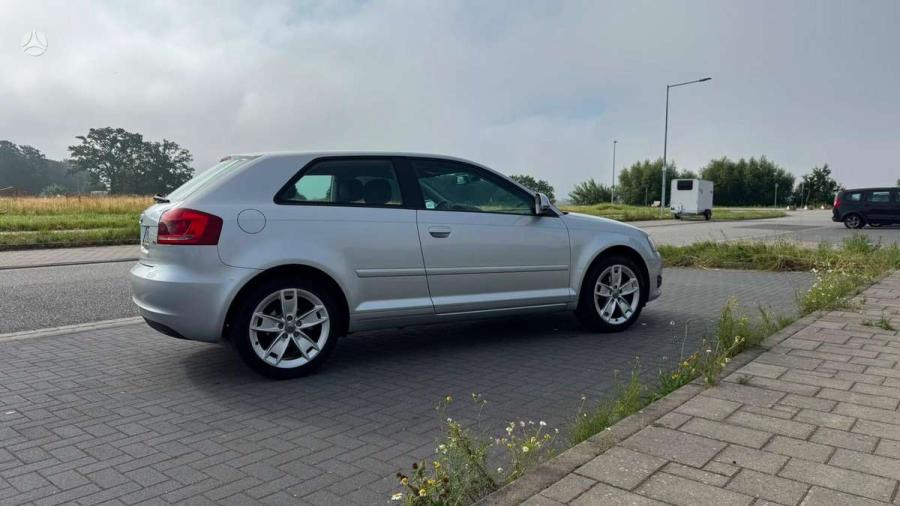 Grey Audi A3 2009 in Vilnius, with an engine capacity of 1.60 L and mileage of 214 thousand km for 4900 €, photo 5 on AUTOMOTO.COM.LV