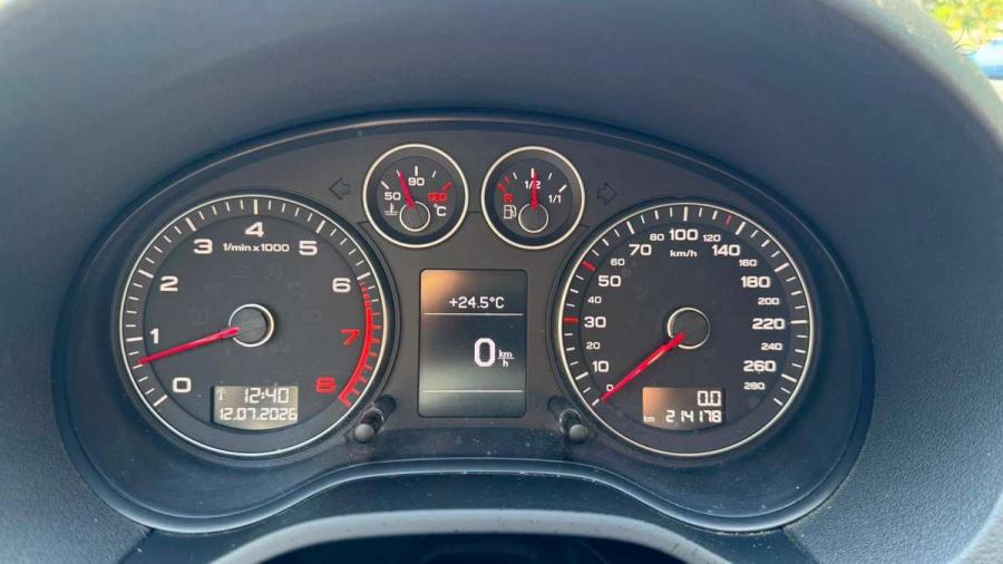 Grey Audi A3 2009 in Vilnius, with an engine capacity of 1.60 L and mileage of 214 thousand km for 4900 €, photo 6 on AUTOMOTO.COM.LV