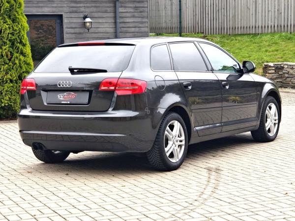 Grey Audi A3 2009 in Vilnius, with an engine capacity of 1.40 L and mileage of 240 thousand km for 4299 €, photo 9 on AUTOMOTO.COM.LV