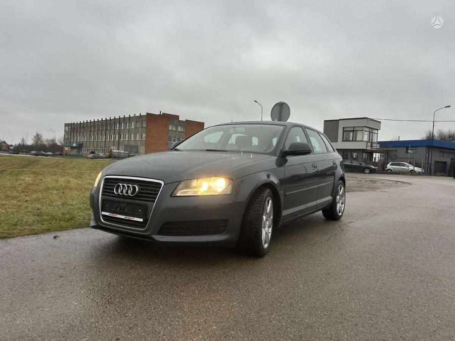 Pelēks Audi A3 2010 Šauļi, ar dzinēja tilpumu 1.60 L un nobraukumu 251 tūkst. km par 3700 €, foto 1 vietnē AUTOMOTO.COM.LV