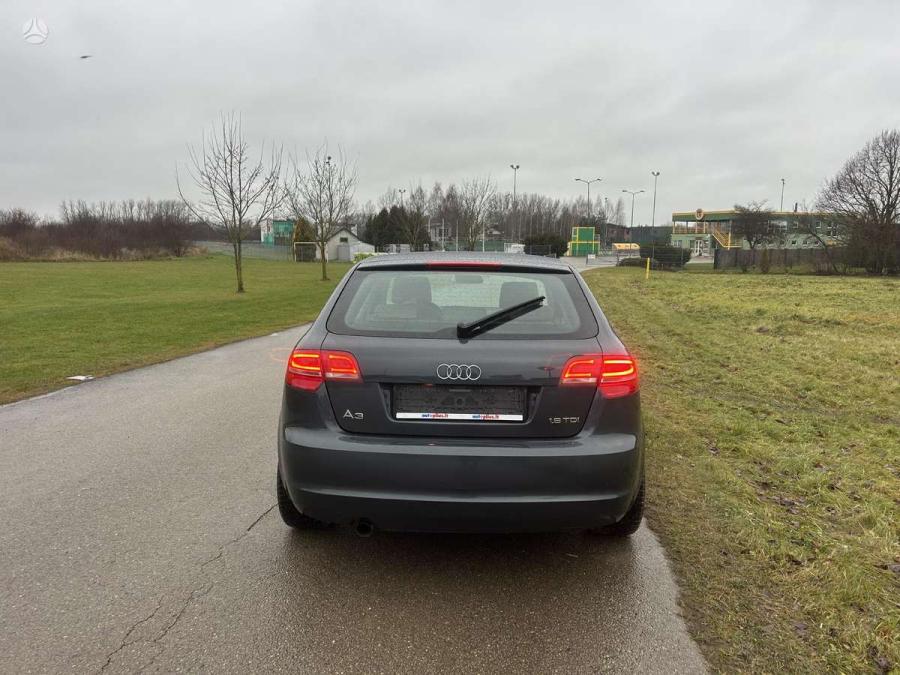 Pelēks Audi A3 2010 Šauļi, ar dzinēja tilpumu 1.60 L un nobraukumu 251 tūkst. km par 3700 €, foto 6 vietnē AUTOMOTO.COM.LV