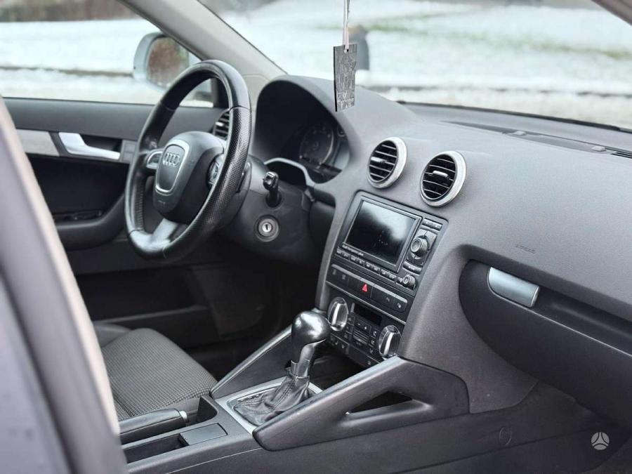 Grey Audi A3 2010 in Vilnius, with an engine capacity of 2.00 L and mileage of 290 thousand km for 4200 €, photo 7 on AUTOMOTO.COM.LV