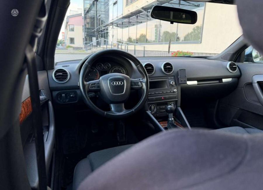 Grey Audi A3 2010 in Vilnius, with an engine capacity of 2.00 L and mileage of 290 thousand km for 2900 €, photo 8 on AUTOMOTO.COM.LV