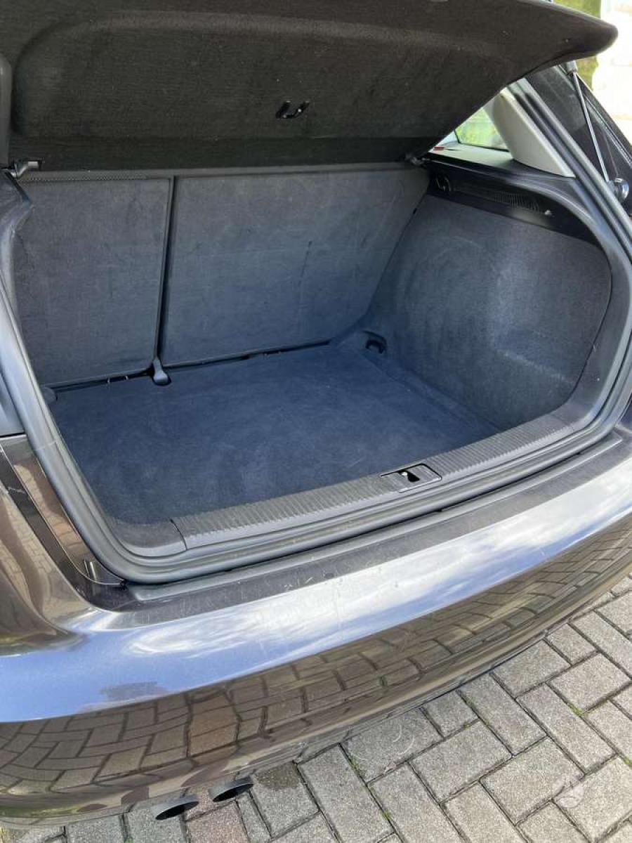 Pelēks Audi A3 2010 Kauņa, ar dzinēja tilpumu 1.39 L un nobraukumu 279 tūkst. km par 4600 €, foto 15 vietnē AUTOMOTO.COM.LV