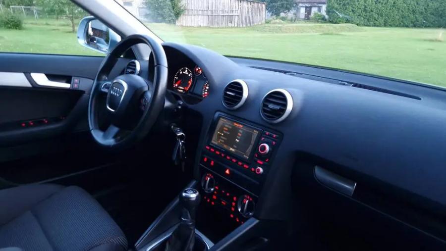 Pelēks Audi A3 2010 Sigulda, ar dzinēja tilpumu 2.00 L un nobraukumu 205 tūkst. km par 6750 €, foto 24 vietnē AUTOMOTO.COM.LV