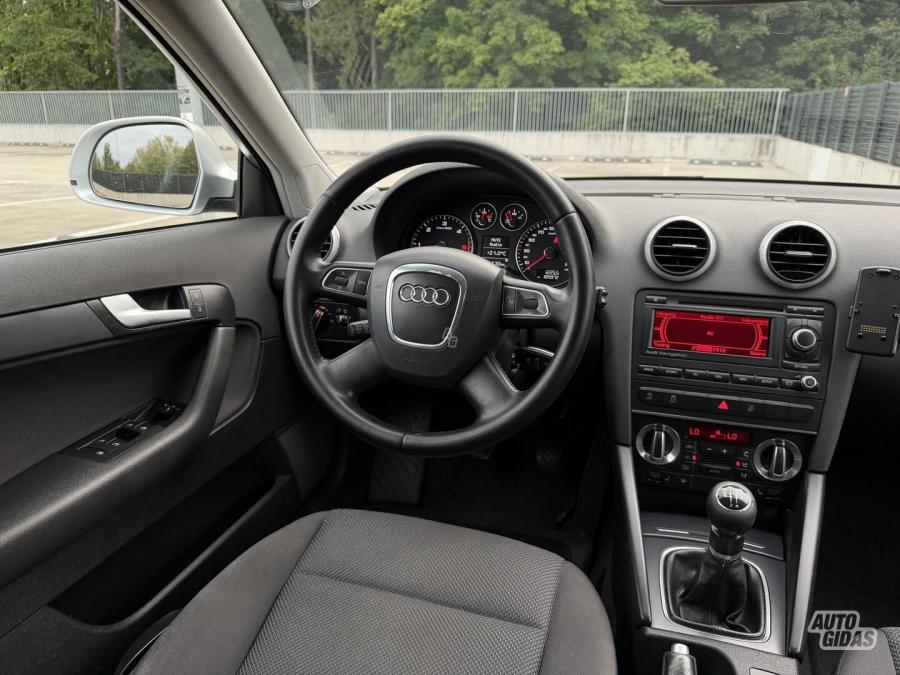 Pelēks Audi A3 2010 Viļņa, ar dzinēja tilpumu 1.60 L un nobraukumu 325 tūkst. km par 3199 €, foto 12 vietnē AUTOMOTO.COM.LV