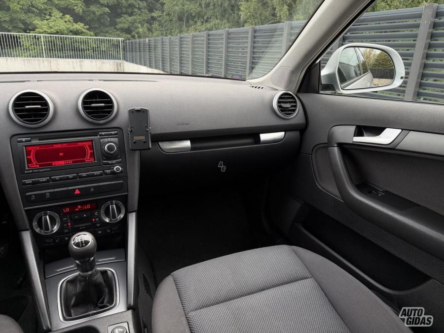 Pelēks Audi A3 2010 Viļņa, ar dzinēja tilpumu 1.60 L un nobraukumu 325 tūkst. km par 3199 €, foto 13 vietnē AUTOMOTO.COM.LV