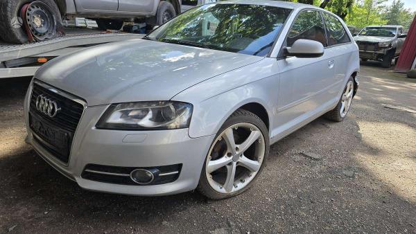 Pelēks Audi A3 2010 Alīta, ar dzinēja tilpumu 1.60 L un nobraukumu 337 tūkst. km par 1990 €, foto 1 vietnē AUTOMOTO.COM.LV