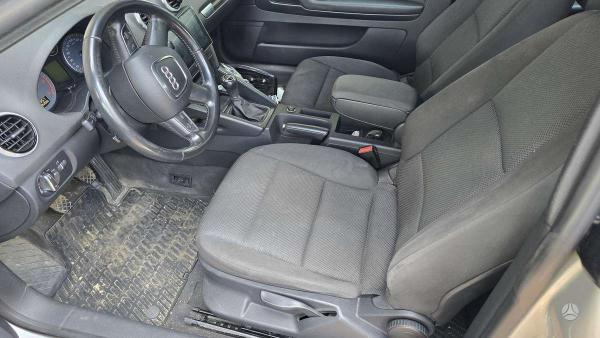 Pelēks Audi A3 2010 Alīta, ar dzinēja tilpumu 1.60 L un nobraukumu 337 tūkst. km par 1990 €, foto 10 vietnē AUTOMOTO.COM.LV