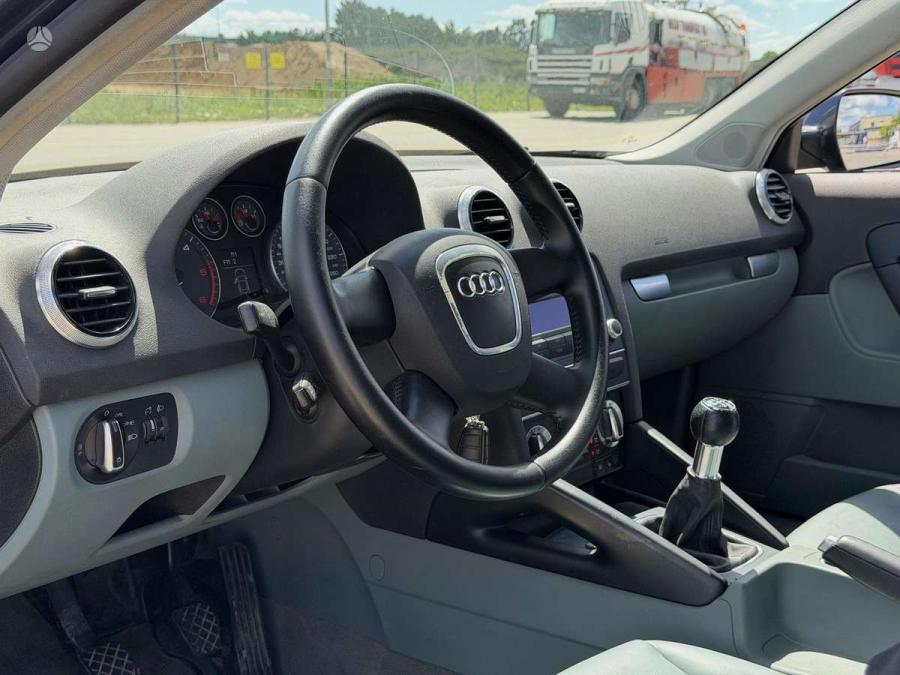 Pelēks Audi A3 2011 Tauragė, ar dzinēja tilpumu 1.60 L un nobraukumu 227 tūkst. km par 4800 €, foto 13 vietnē AUTOMOTO.COM.LV