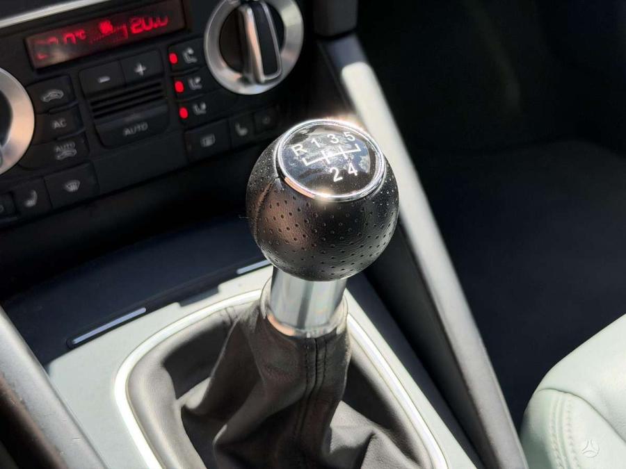 Pelēks Audi A3 2011 Tauragė, ar dzinēja tilpumu 1.60 L un nobraukumu 227 tūkst. km par 4800 €, foto 23 vietnē AUTOMOTO.COM.LV