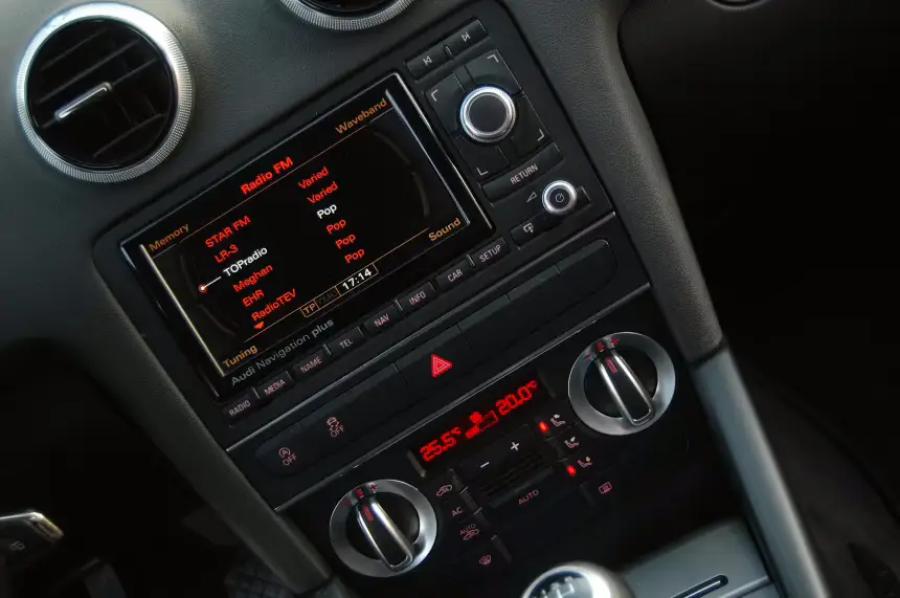 Pelēks Audi A3 2011 Jēkabpils, ar dzinēja tilpumu 1.60 L un nobraukumu 321 tūkst. km par 4890 €, foto 19 vietnē AUTOMOTO.COM.LV