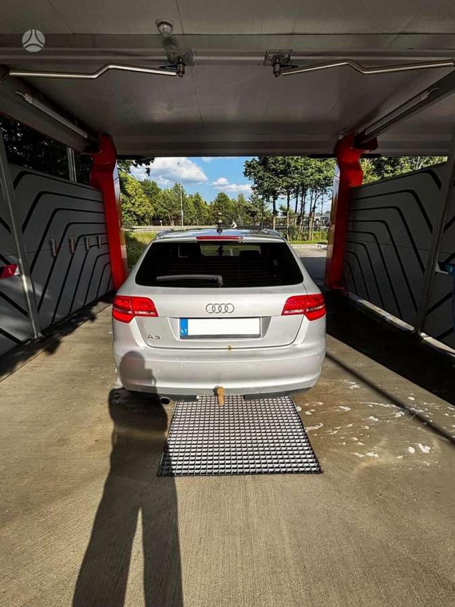 Pelēks Audi A3 2011 Viļņa, ar dzinēja tilpumu 1.60 L un nobraukumu 325 tūkst. km par 3250 €, foto 3 vietnē AUTOMOTO.COM.LV