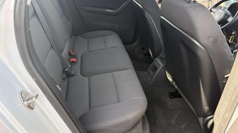 Grey Audi A3 2011 in Marijampole, with an engine capacity of 1.39 L and mileage of 220 thousand km for 5200 €, photo 36 on AUTOMOTO.COM.LV