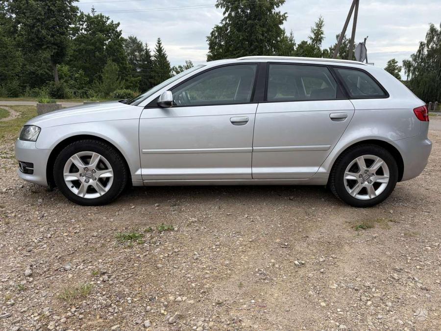 Pelēks Audi A3 2012 Jurbarkas, ar dzinēja tilpumu 1.20 L un nobraukumu 151 tūkst. km par 5500 €, foto 1 vietnē AUTOMOTO.COM.LV