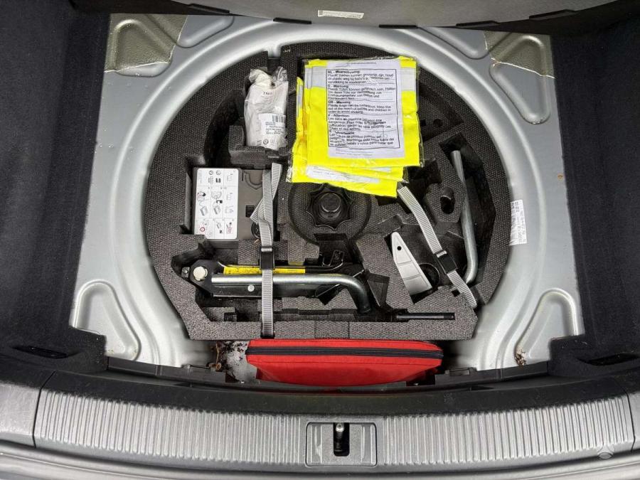 Pelēks Audi A3 2012 Jurbarkas, ar dzinēja tilpumu 1.20 L un nobraukumu 151 tūkst. km par 5500 €, foto 24 vietnē AUTOMOTO.COM.LV