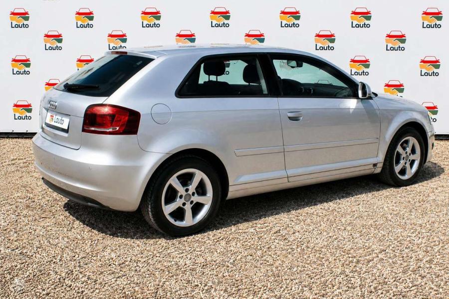 Pelēks Audi A3 2012 Viļņa, ar dzinēja tilpumu 1.60 L un nobraukumu 352 tūkst. km par 3400 €, foto 5 vietnē AUTOMOTO.COM.LV