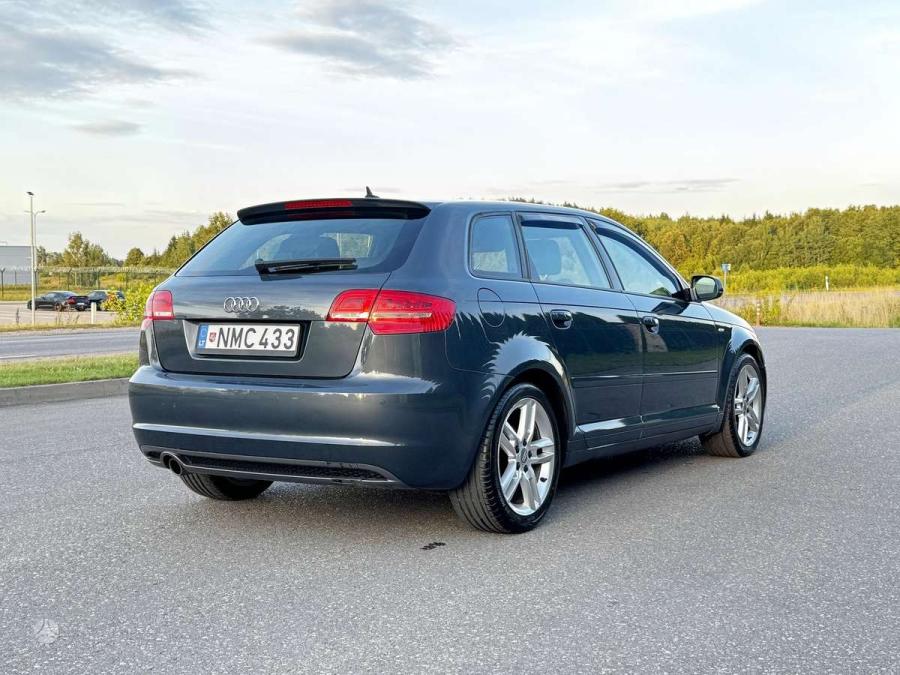 Grey Audi A3 2012 in Vilnius, with an engine capacity of 1.60 L and mileage of 286 thousand km for 6600 €, photo 4 on AUTOMOTO.COM.LV