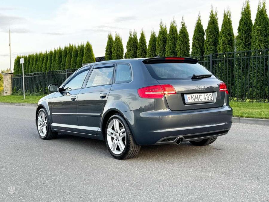 Grey Audi A3 2012 in Vilnius, with an engine capacity of 1.60 L and mileage of 286 thousand km for 6600 €, photo 5 on AUTOMOTO.COM.LV