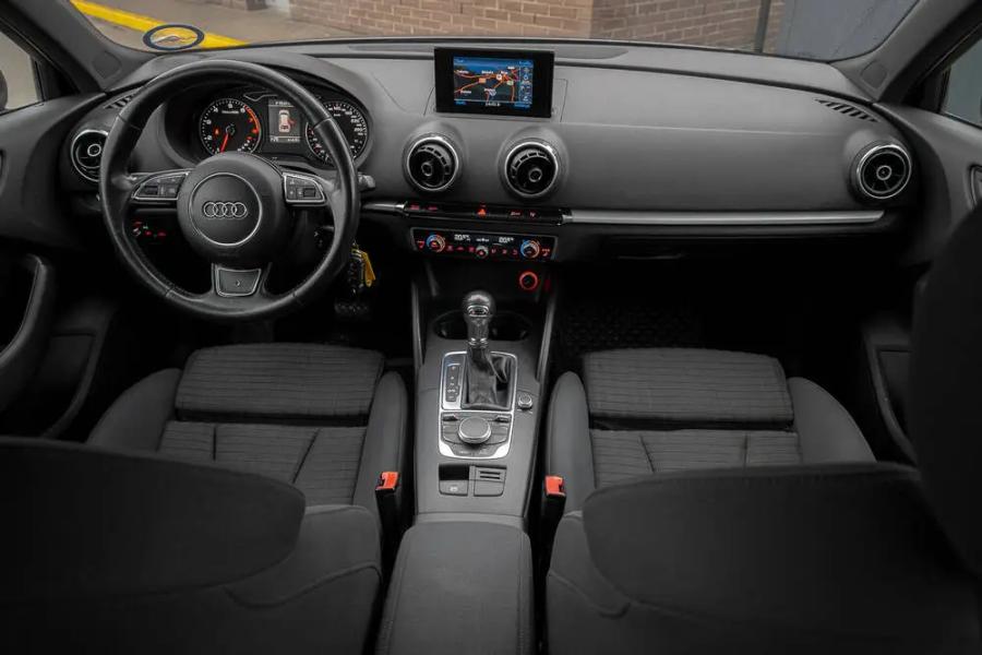 Grey Audi A3 2013 in Jelgava, with an engine capacity of 1.40 L and mileage of 219 thousand km for 5500 €, photo 9 on AUTOMOTO.COM.LV