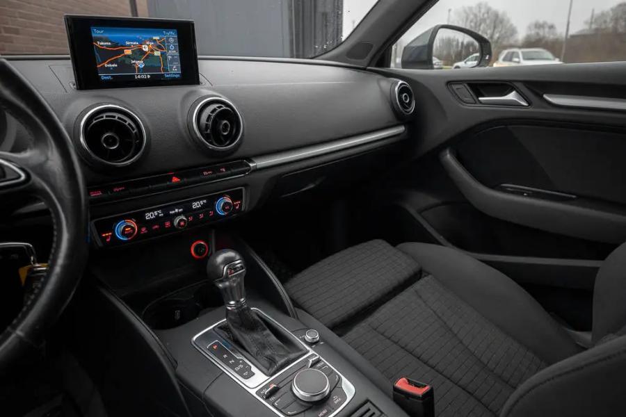 Grey Audi A3 2013 in Jelgava, with an engine capacity of 1.40 L and mileage of 219 thousand km for 5500 €, photo 11 on AUTOMOTO.COM.LV