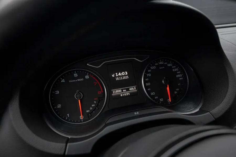 Grey Audi A3 2013 in Jelgava, with an engine capacity of 1.40 L and mileage of 219 thousand km for 5500 €, photo 12 on AUTOMOTO.COM.LV