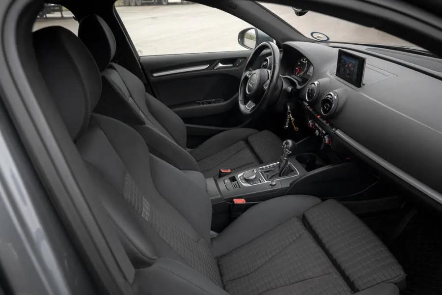 Grey Audi A3 2013 in Jelgava, with an engine capacity of 1.40 L and mileage of 219 thousand km for 5500 €, photo 16 on AUTOMOTO.COM.LV