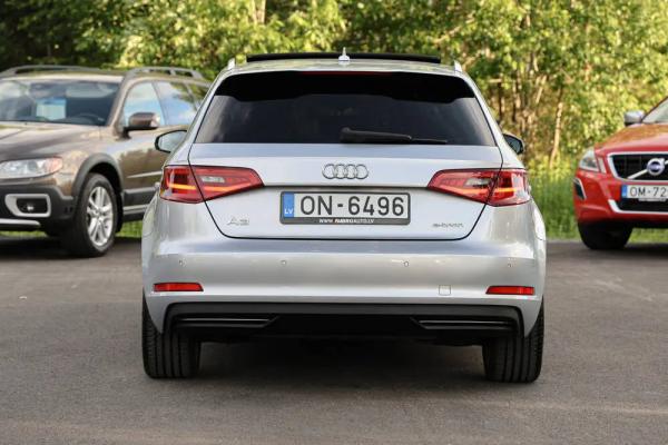 Pelēks Audi A3 2014 Jelgava, ar dzinēja tilpumu 1.40 L un nobraukumu 263 tūkst. km par 9990 €, foto 5 vietnē AUTOMOTO.COM.LV