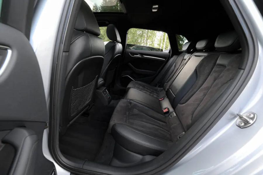 Pelēks Audi A3 2014 Jelgava, ar dzinēja tilpumu 1.40 L un nobraukumu 263 tūkst. km par 9990 €, foto 11 vietnē AUTOMOTO.COM.LV